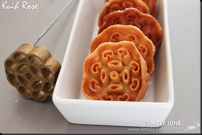 Simply June: Kuih Rose